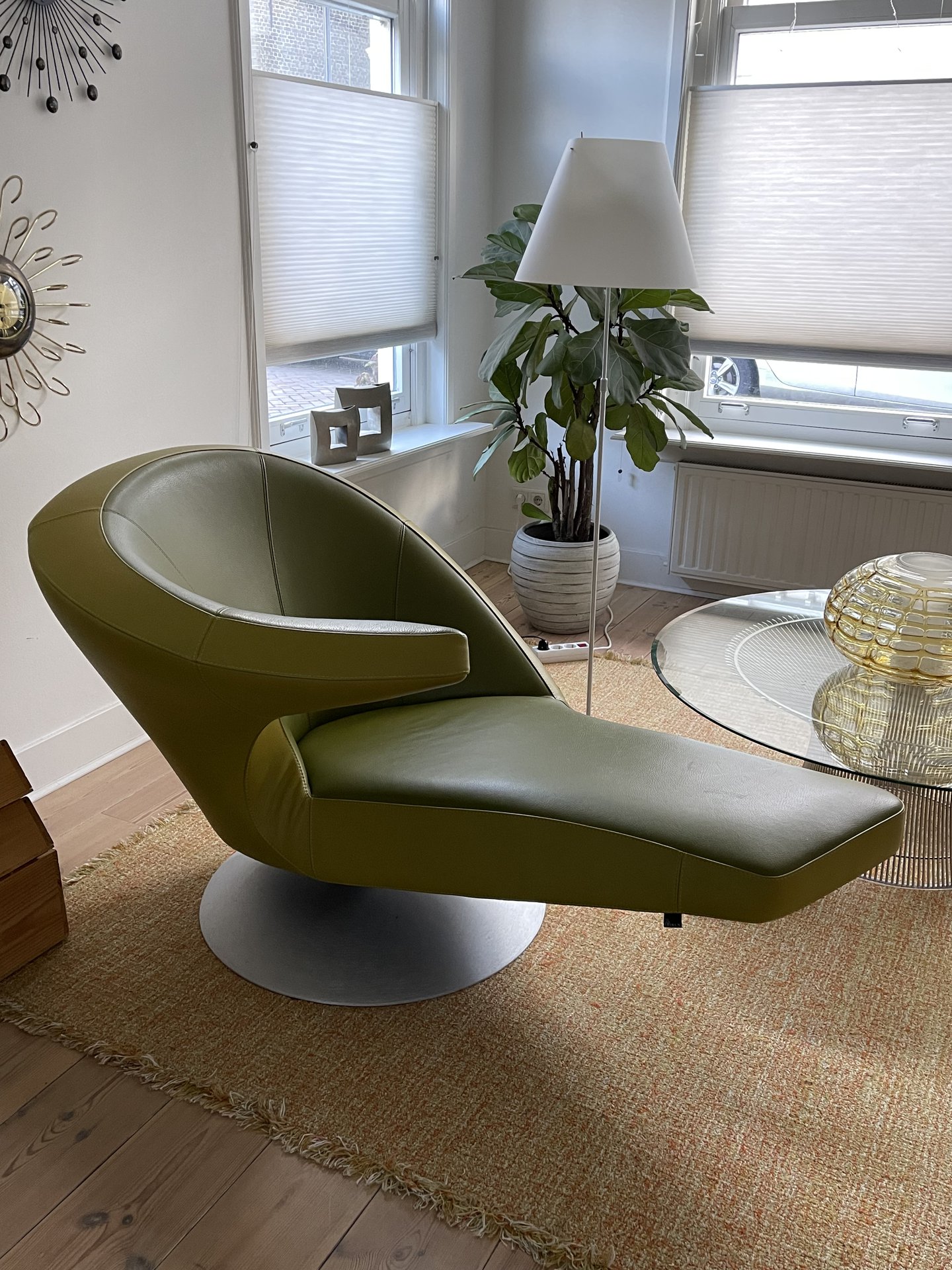 Parabolica lenestol :: Black & White AS